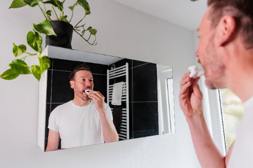 Titreren: het verstellen van de MRA-beugel - Vivisol Nederland